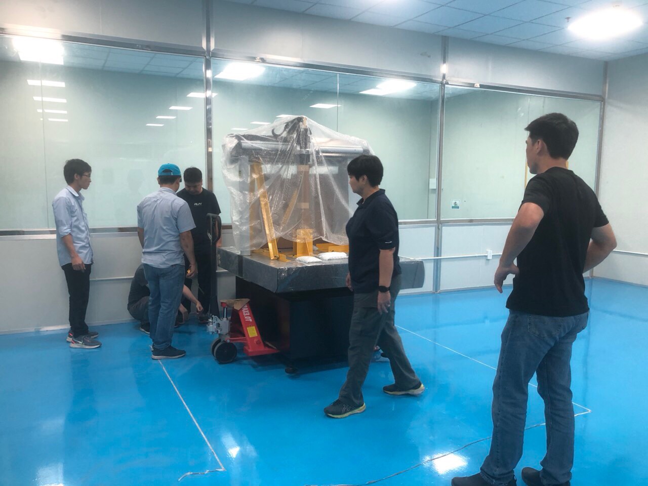 DI CHUYỂN LẮP ĐẶT HIỆU CHUẨN MÁY CMM HEXAGON CROMA 8106...GIÁ RẺ - TOUSEIVN